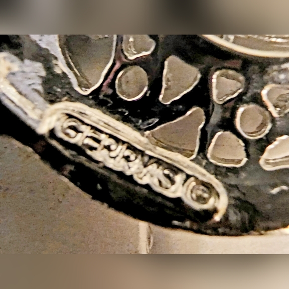 Gerry'S | Jewelry | Gerrys Vintage Textured Silver Tone Filigree Swirl ...